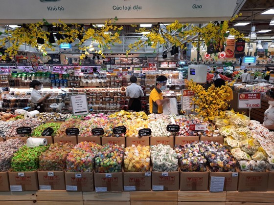 Traditional markets, supermarkets extend opening hours for Tet holidays | SGGP English Edition