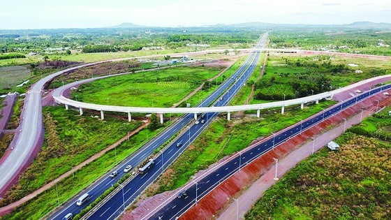 Transport Ministry asks expressways’ remaining works quickly completed ...