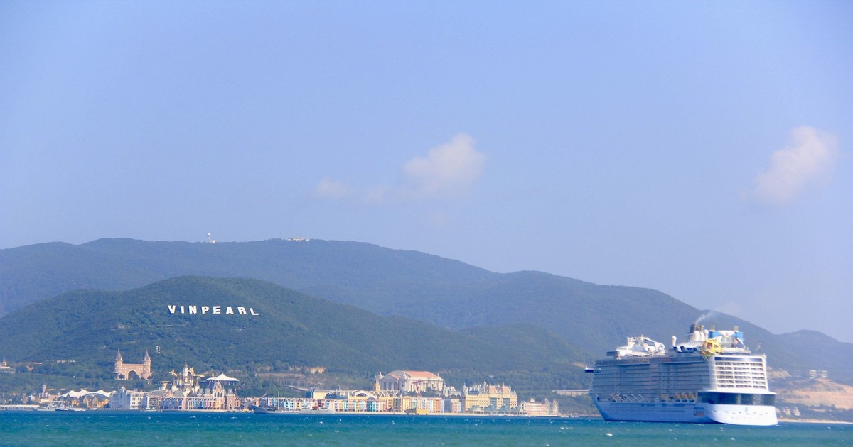 First super cruise ship docks at Nha Trang city at beginning of New ...