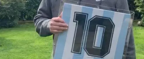 Đấu giá áo đấu Diego Maradona gây quỹ mùa Covid-19 | CHUYÊN TRANG THỂ THAO