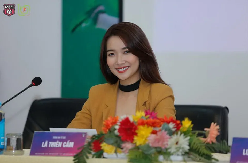 “Nữ tướng làng phủi” Lã Thiên Cầm & AMY CUP: Từ “Bầu Xinh” của AMY FC ...