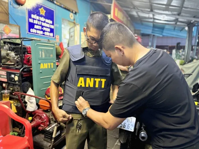 Community guard teams promise enhanced local protection in HCMC | SGGP ...