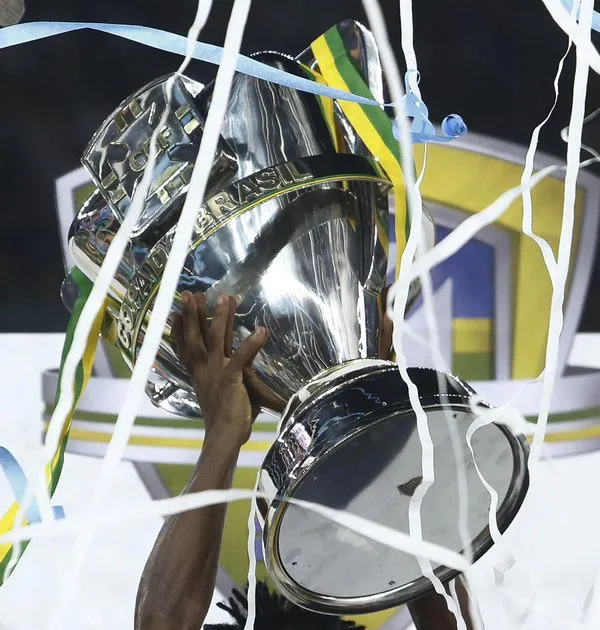 “Cây trường sinh” Ze Roberto | CHUYÊN TRANG THỂ THAO