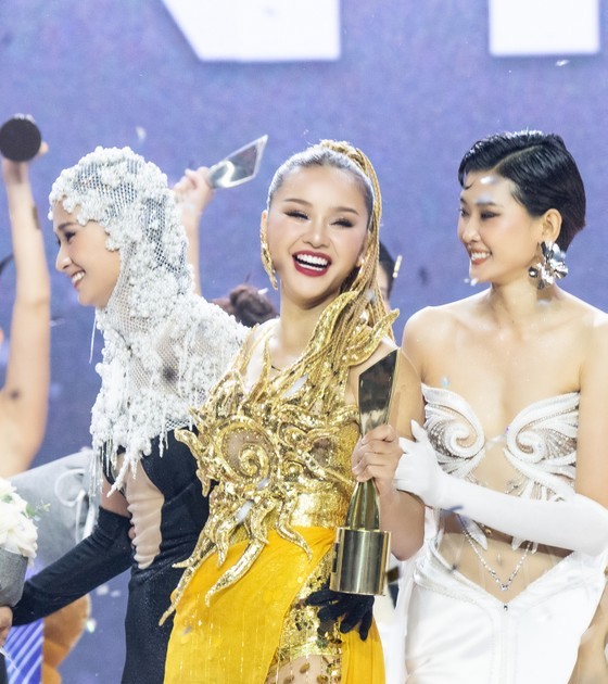 Le Thu Trang crowns as winner of The New Mentor 2023 | SGGP English Edition