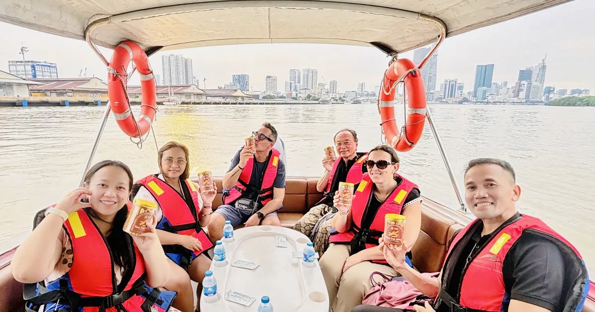 Người mua và báo chí quốc tế: Háo hức tham quan, trải nghiệm TPHCM ...