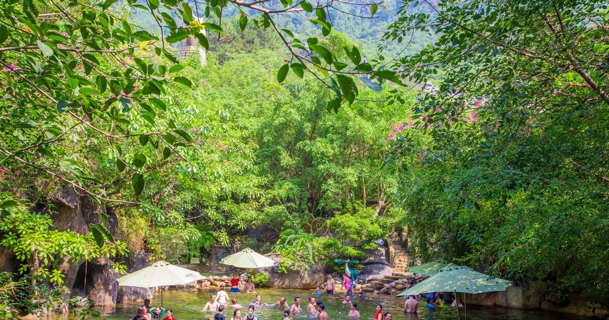 Tourists in the Central region flock to nearby tourist attractions ...