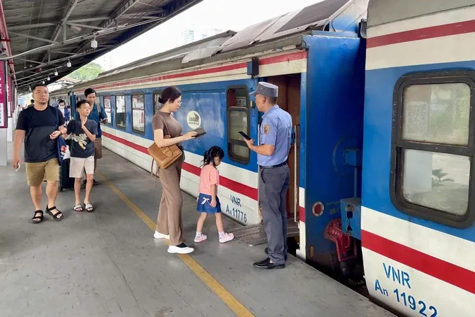 Railway sector adds 11 trains for Tet holidays | SGGP English Edition