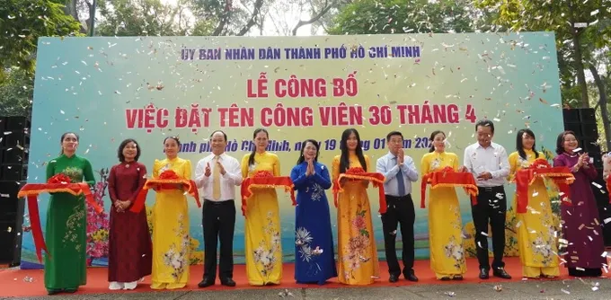 Park in front of Reunification Hall officially designated April 30 Park ...