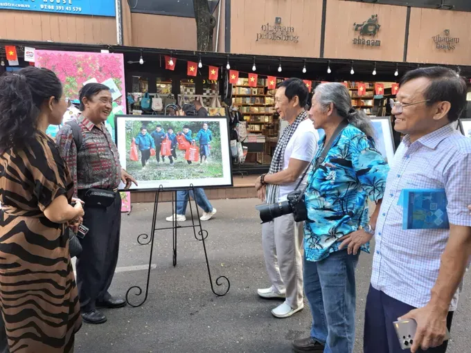 Images through lens of photographer Tran The Phong introduced to public ...
