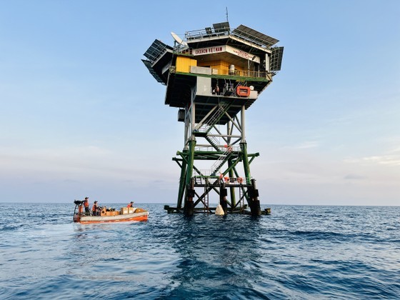 HCMC delegation wraps visits to islands, DK1 oil rig in Southwestern ...