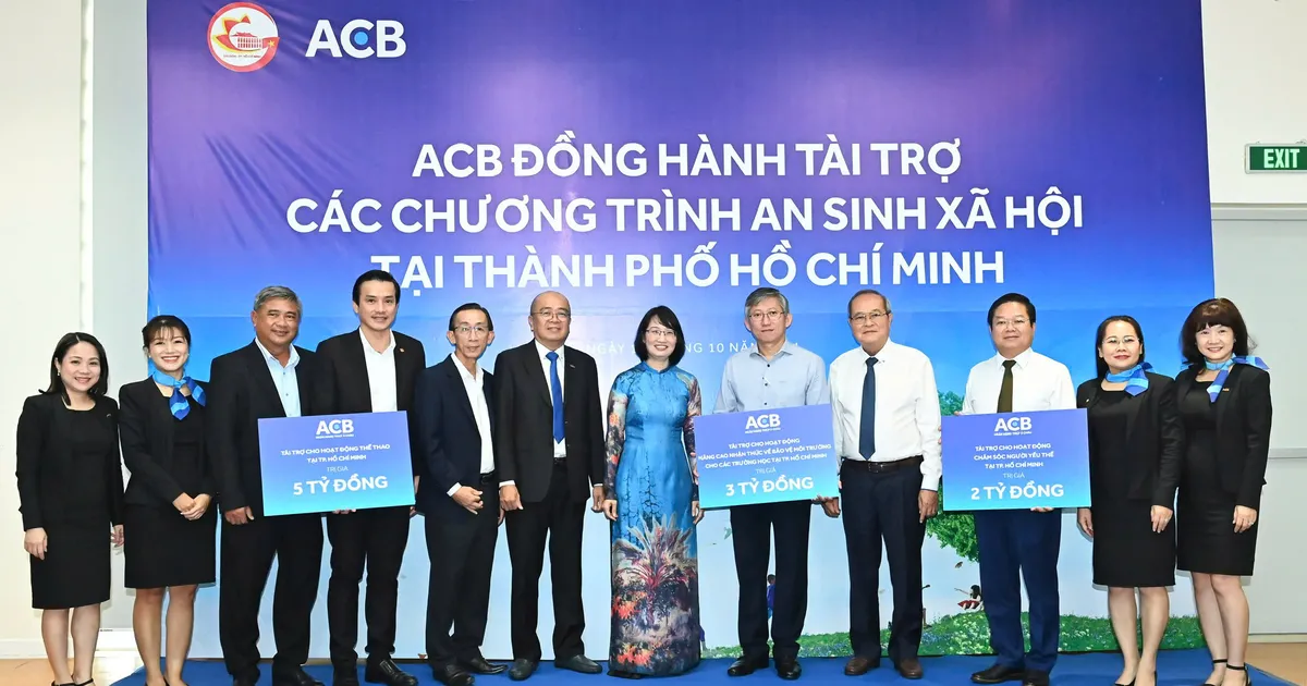 Ngân hàng ACB trao 10 tỷ đồng hỗ trợ các hoạt động tại TPHCM | BÁO SÀI GÒN GIẢI PHÓNG