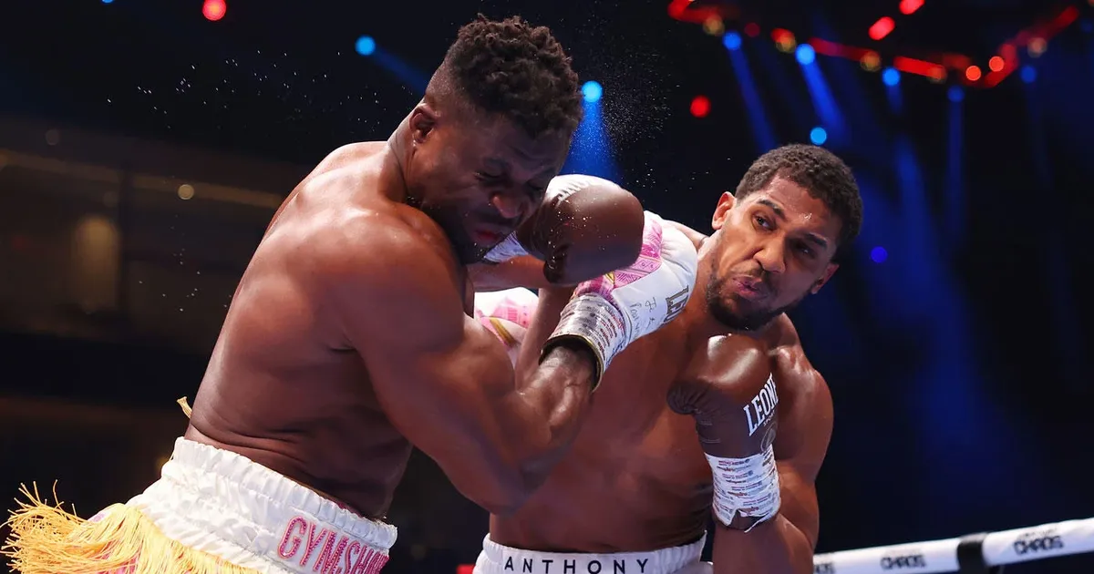 Anthony Joshua vs Francis Ngannou: Knock-down rồi lại KO, AJ “cơ bắp ...