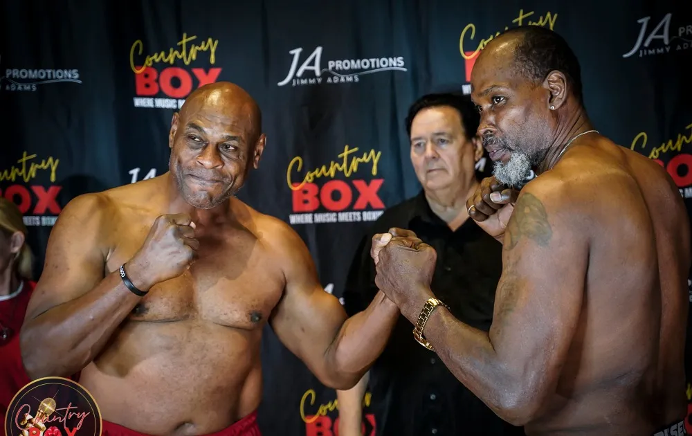 “The Atomic Bull” Oliver McCall: Võ sĩ lớn tuổi nhất vẫn thượng đài ...