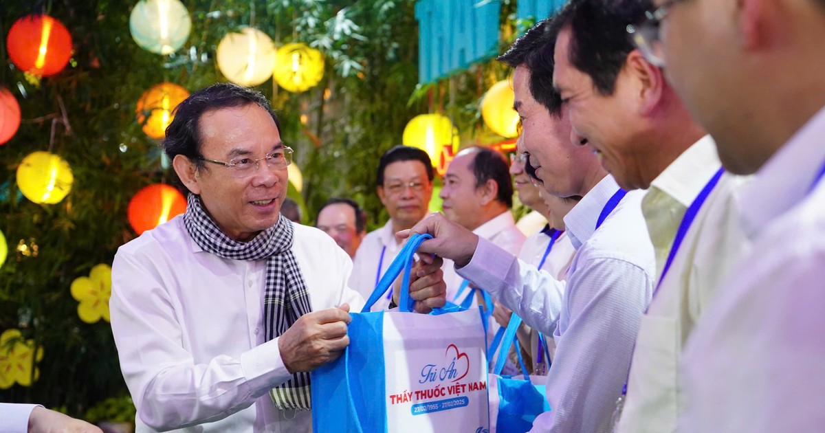 HCMC honors doctors, medical staff | SGGP English Edition
