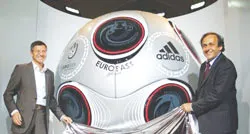 Thế mạnh của Adidas | BÁO SÀI GÒN GIẢI PHÓNG