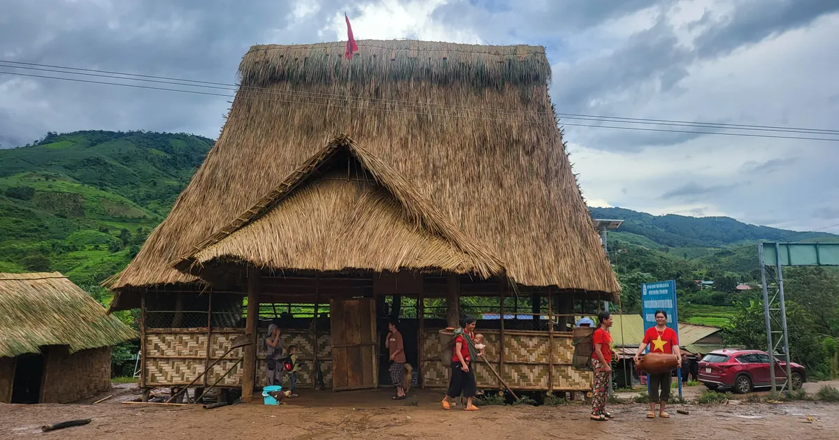 Dân chung tay xây dựng 5 nhà rông | BÁO SÀI GÒN GIẢI PHÓNG