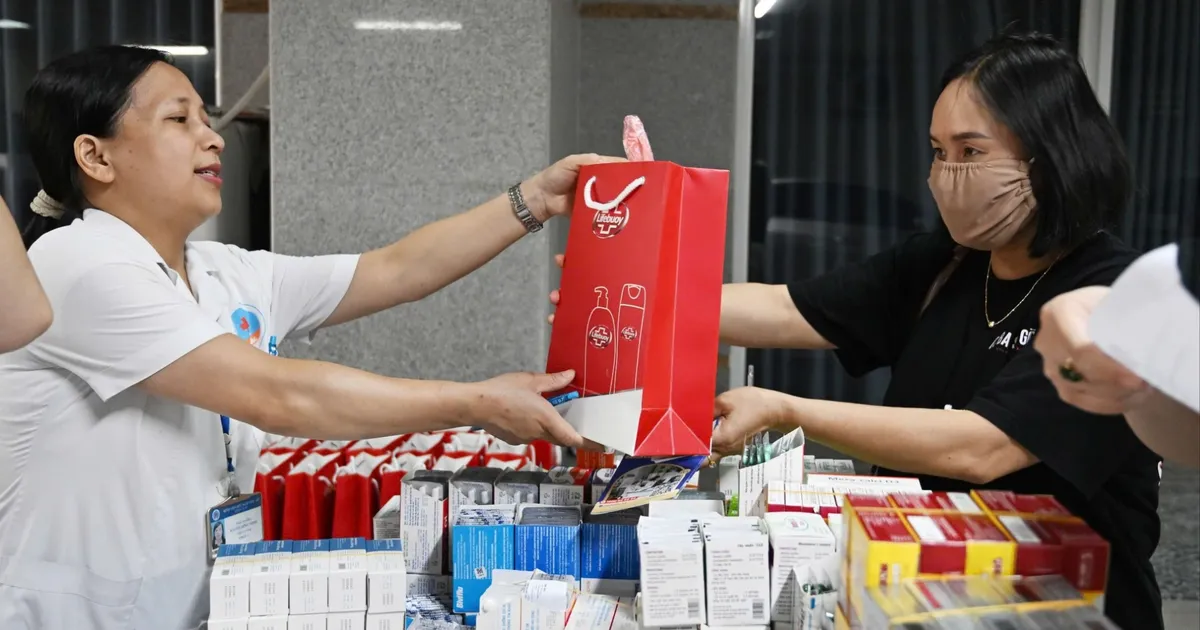 Ra quân Hành trình Thầy thuốc trẻ làm theo lời Bác | BÁO SÀI GÒN GIẢI PHÓNG