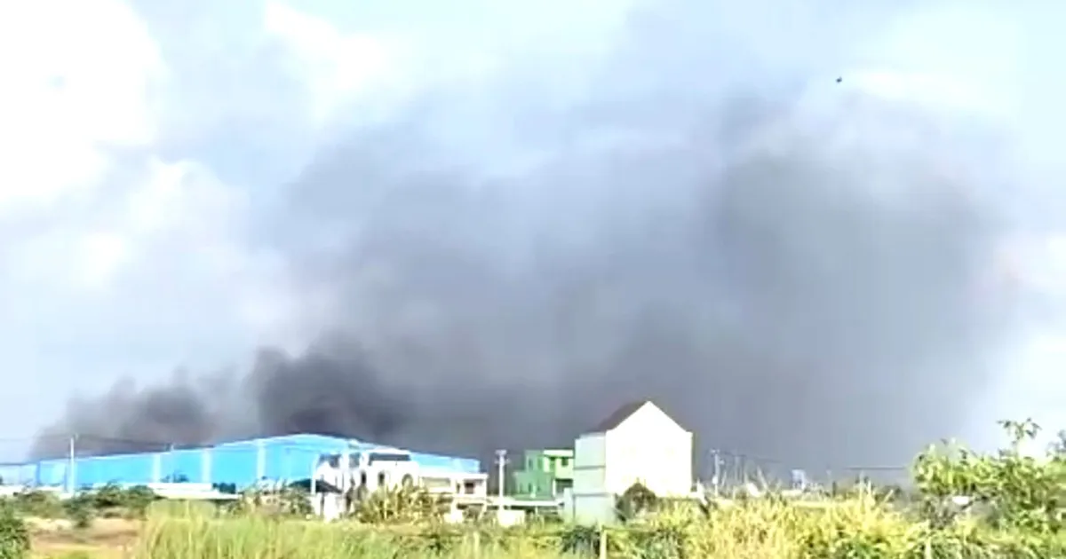 Cháy nhà máy xay xát lúa gạo ở Long An | BÁO SÀI GÒN GIẢI PHÓNG