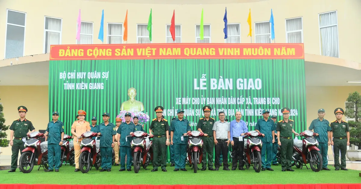 Kiên Giang: Trang bị 144 xe máy cho Ban Chỉ huy quân sự các xã | BÁO ...