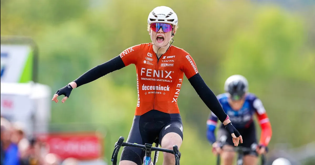 Puck Pieterse rút thắng Demi Vollering tại La Flèche Wallonne Femmes ...