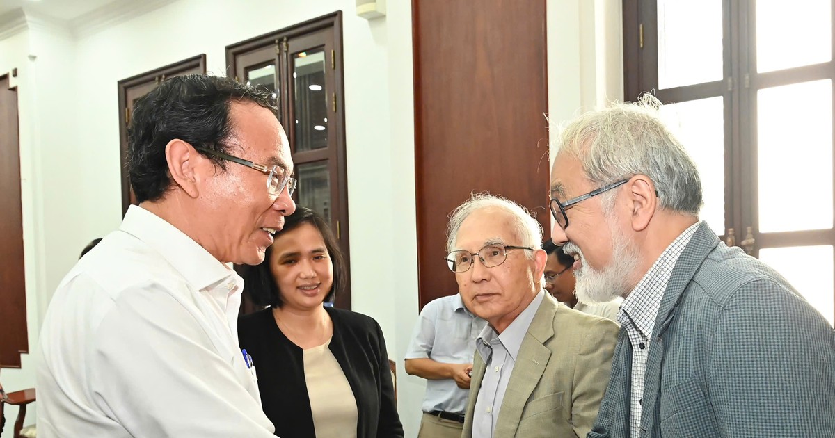 HCMC Party Chief works with experts to renovate downtown street | SGGP ...