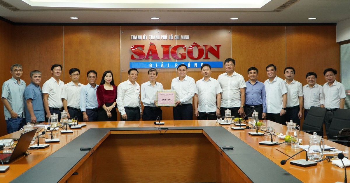 Nghe An’s Propaganda, Education Board visits SGGP Newspaper | SGGP ...