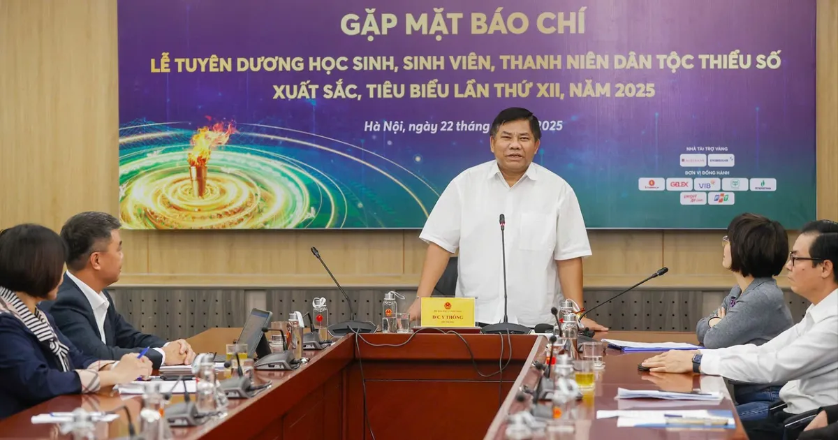 Tuyên dương 145 gương mặt trẻ dân tộc thiểu số xuất sắc năm 2025 | BÁO ...