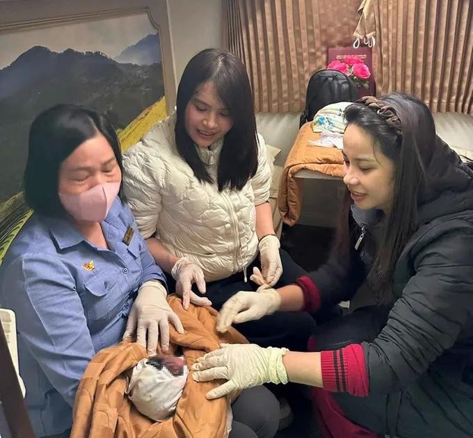Baby on board: Woman gives birth on SE4 train from Saigon to Hanoi ...