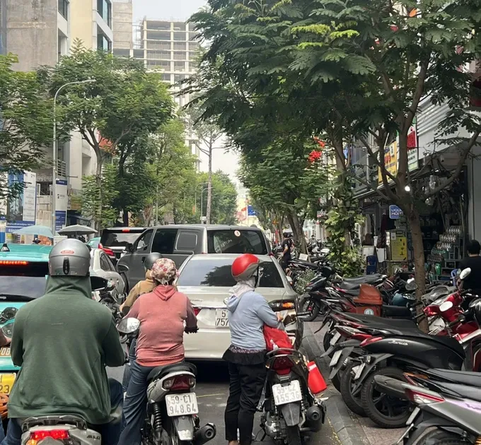 Traffic congestion spreads on small, one-way roads citywide | SGGP ...
