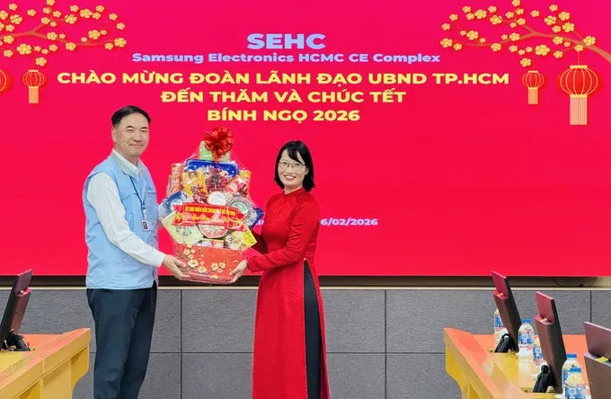 HCMC leaders pay New Year visit to businesses at Saigon High-Tech Park ...