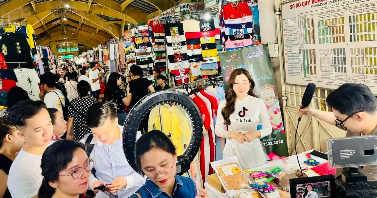 Việt Nam chính thức có Câu lạc bộ KOL/KOC | BÁO SÀI GÒN GIẢI PHÓNG