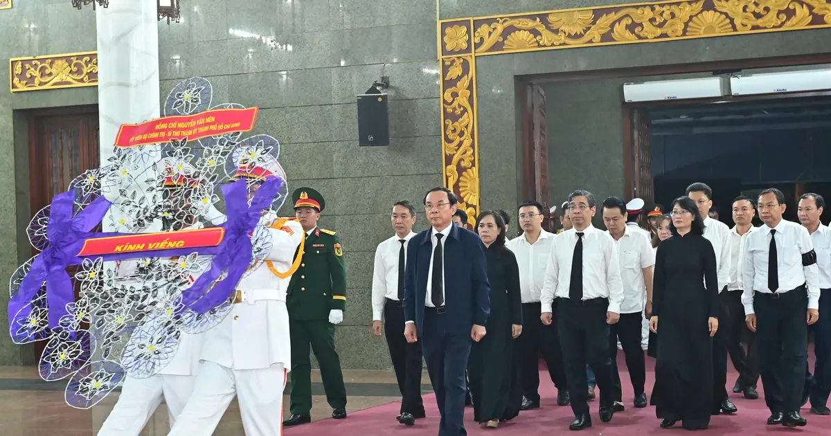 Bí thư Thành ủy TPHCM Nguyễn Văn Nên viếng Giáo sư, Tiến sĩ Phan Lương ...