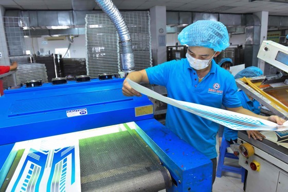 Over 300 Vietnamese businesses joined global supply chain of South ...