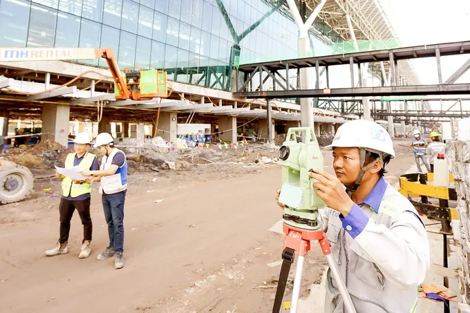 Construction of Vietnam’s aviation hubs accelerated for national growth ...