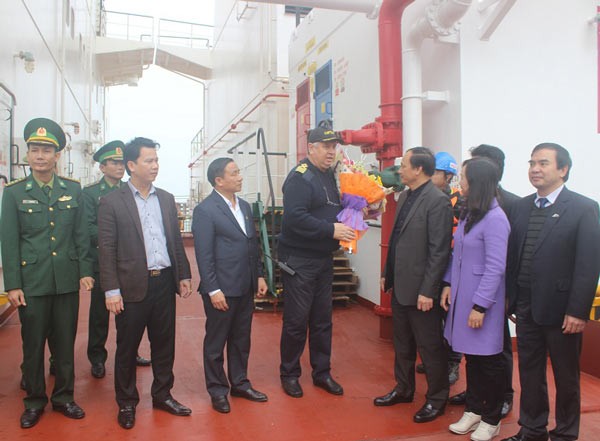 Son Duong Port receives 170, 000 ton ship | SGGP English Edition