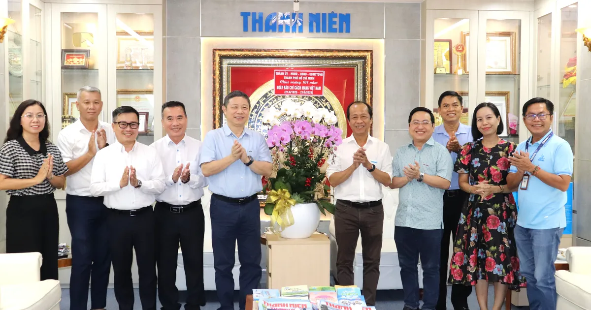 Đồng chí Dương Anh Đức thăm, chúc mừng các cơ quan báo chí | BÁO SÀI ...