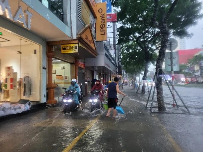 Heavy rainfall leads to severe flooding on Da Nang’s parts | SGGP ...