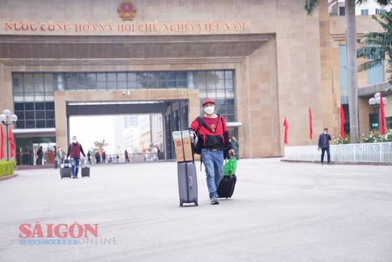 Thousands of Chinese citizens cross border following reopening of ...