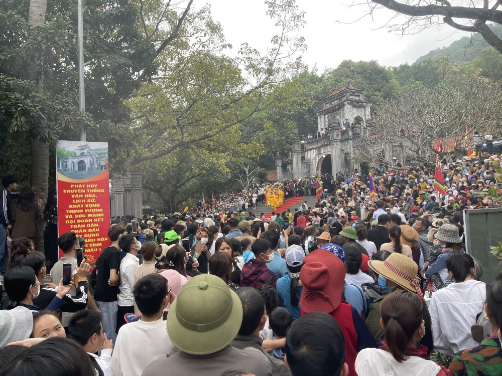 Ba Trieu Temple Festival recognized as national intangible cultural ...