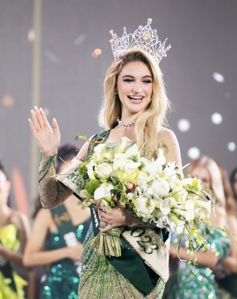 Vietnamese beauty honored with “Miss Earth Water” title at Miss Earth ...
